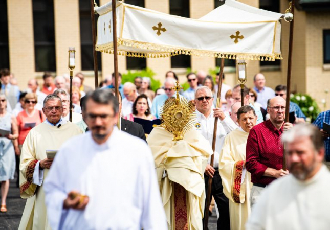 Eucharistic Revival begins with Mass, procession with the Blessed ...